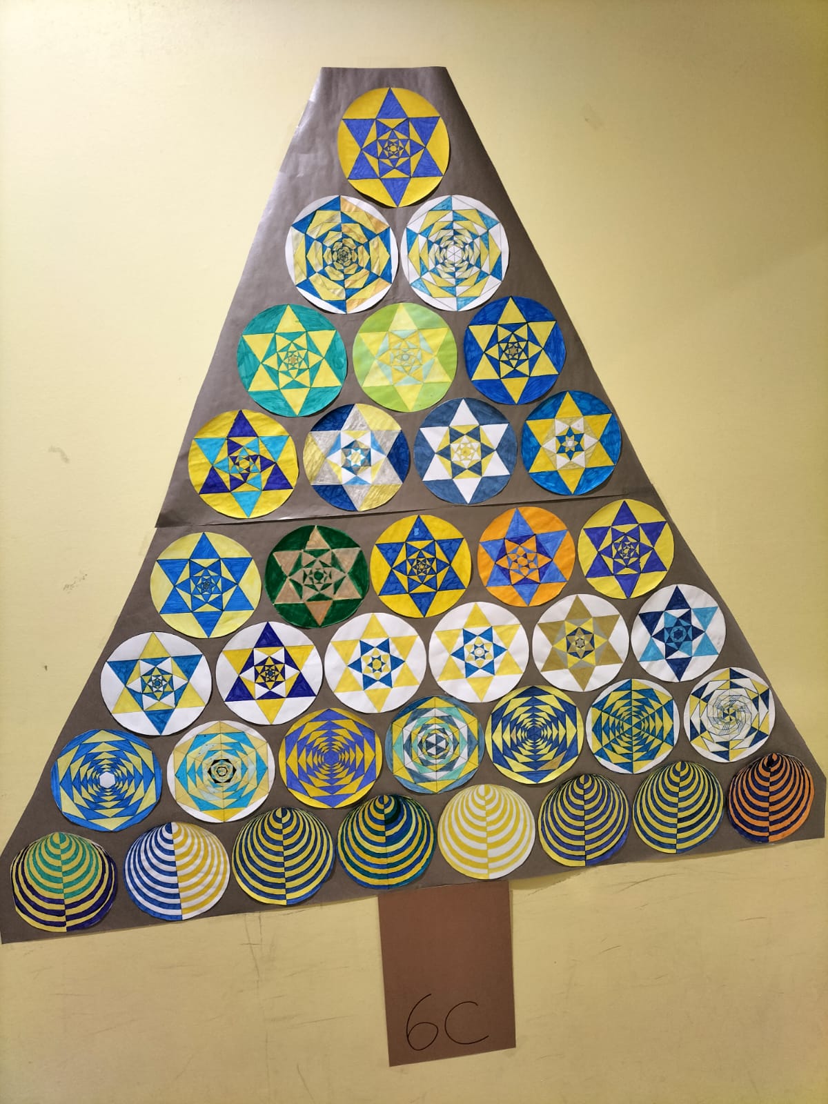 Les figures géométriques de Noël ! - Collège de Kerallan